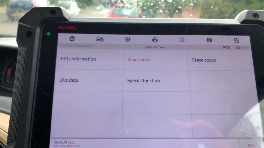 How to fix 2005 Renault Fault Code DF070 DF068 DF077 With Autel MK908 ...